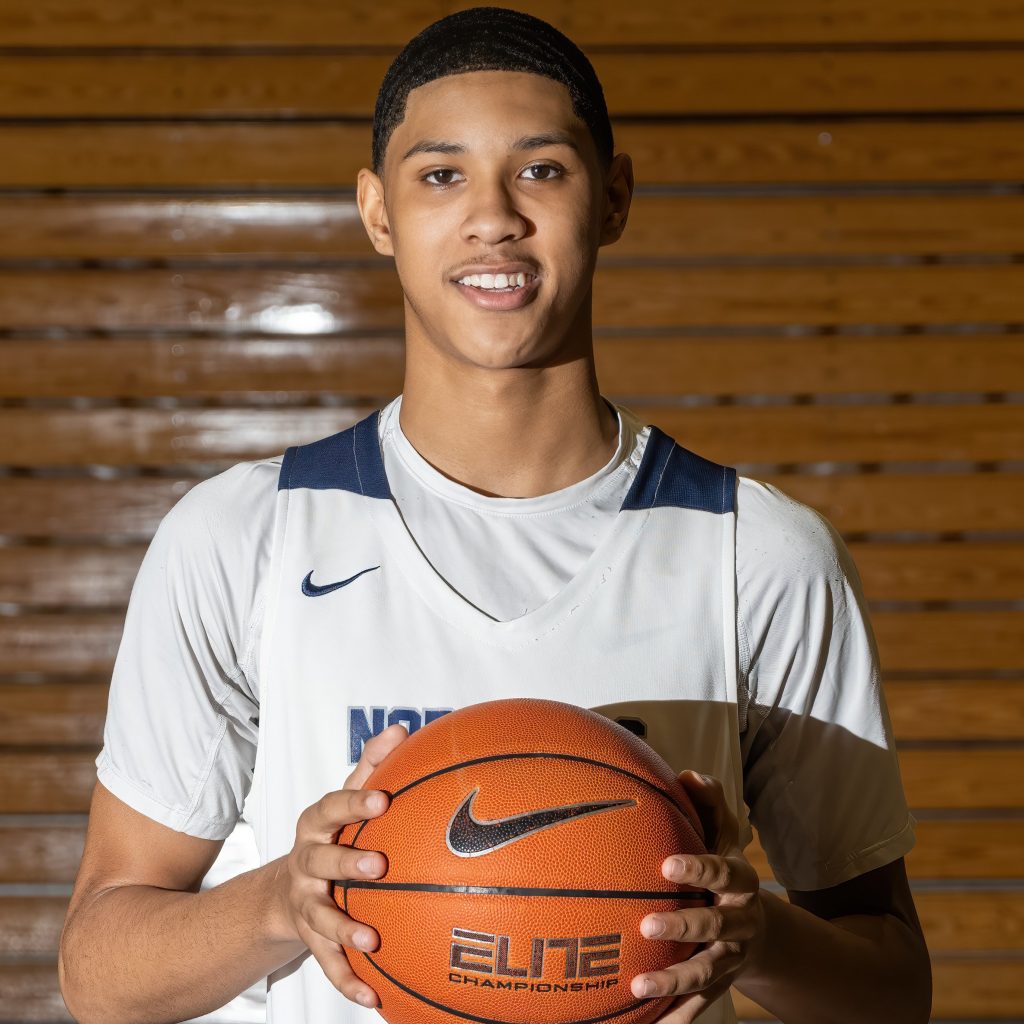 Top freshman phenom Jahki Howard receives an Illinois offer ...