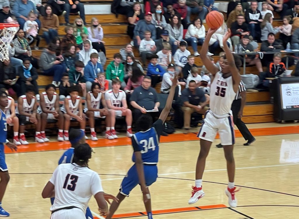 Spotlight on Basketball Recruiting - Illinois Commit Morez Johnson ...