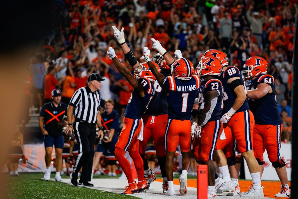 Illini Survive Scare With 30-28 Opening Night Win Over Toledo ...