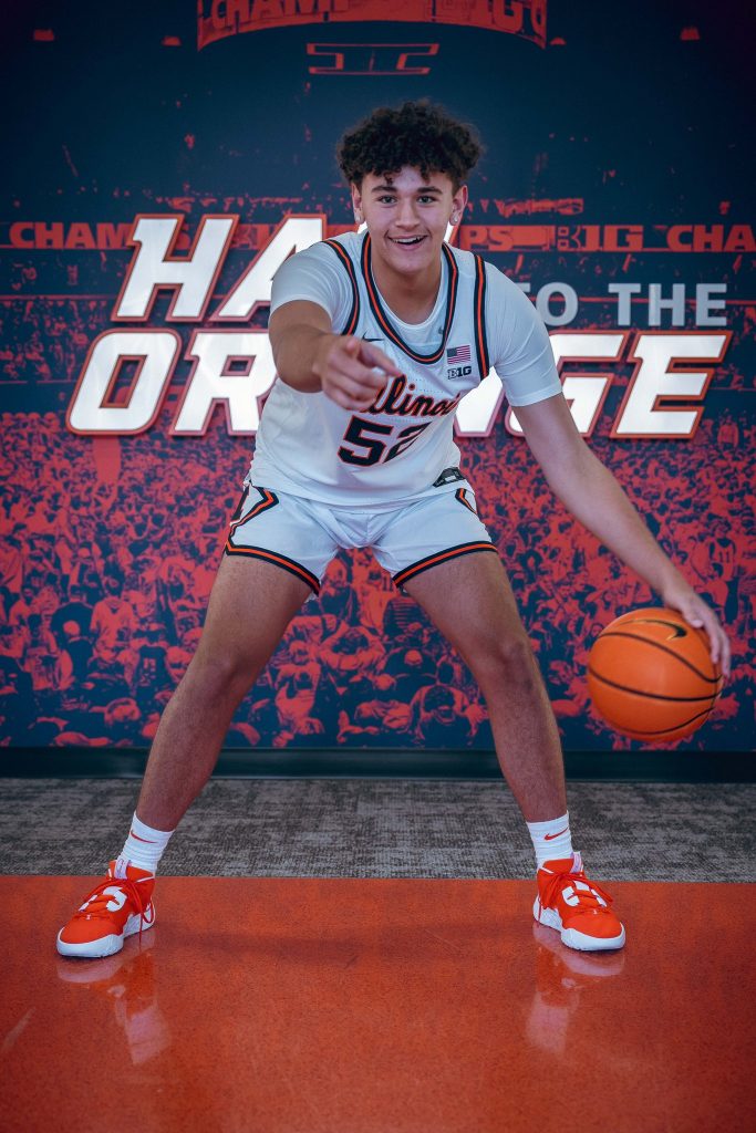 Illinois Basketball Recruits Take in the Northwestern Game - IlliniGuys.com