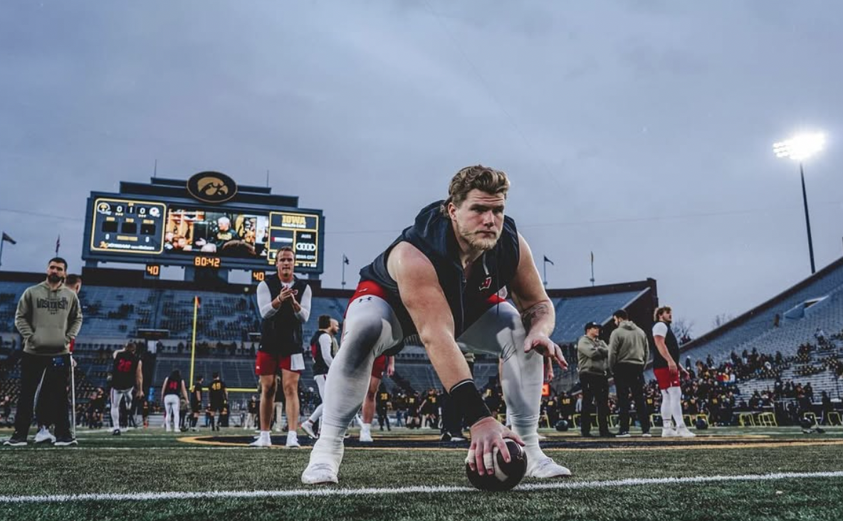 Fmr. Cincinnati/Wisconsin OL Jake Renfro Commits to Illinois For 7th ...